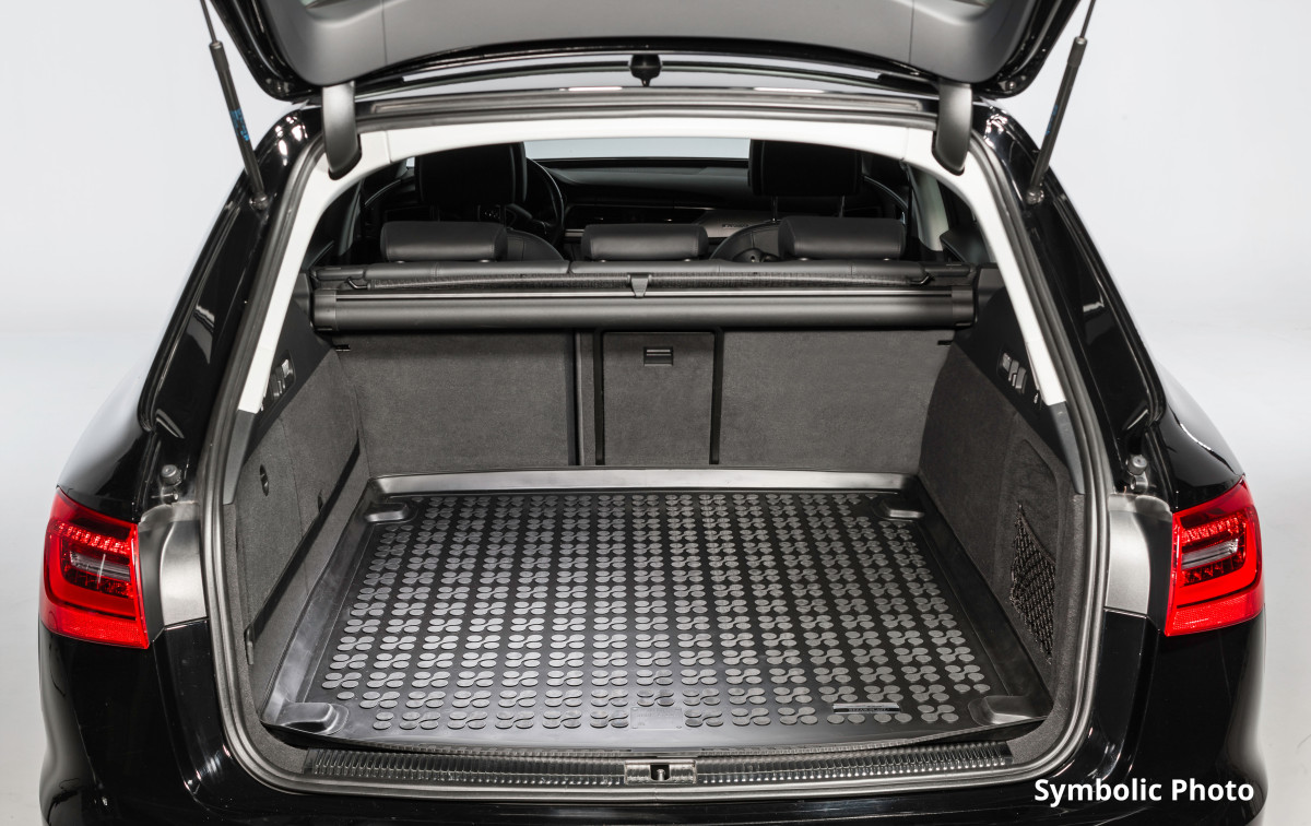 Bac de coffre pour Toyota Landcruiser J15 (7 sièges)